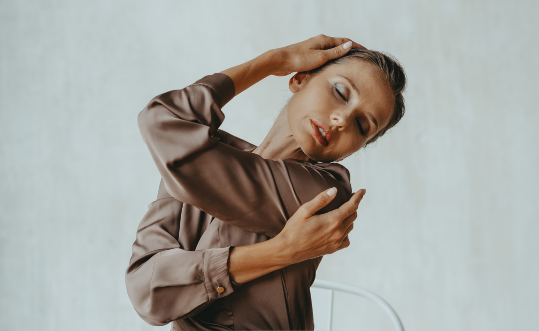 Hand Posing Guide For Portrait Photography