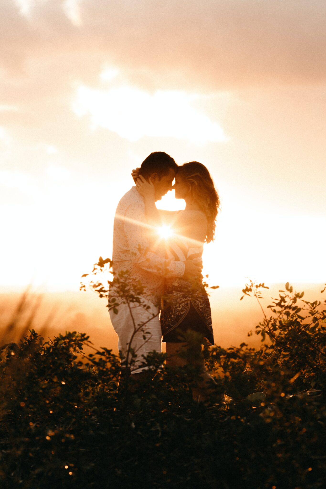 Couple Posing Ideas | Top 17 Poses (Perfect For Valentine's Day!)