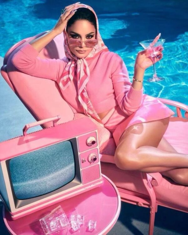 Barbie Photoshoot Ideas - 19 Ideas For A Pretty Pink Vibe