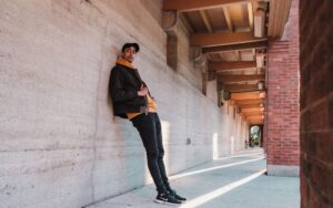 90s Photoshoot Poses | Top 11 Ideas To Try (For Cool Retro Feels)