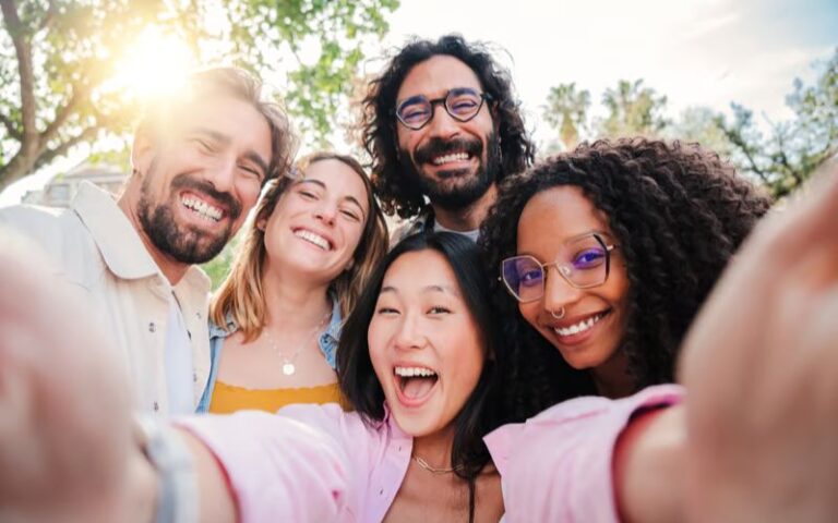 How to Be More Photogenic: 15 Secrets for Stunning Photos
